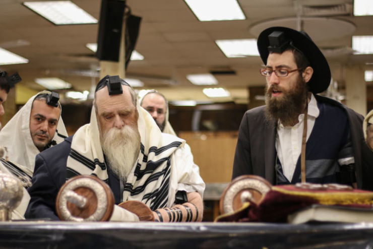 Damaged Letter in Moshiach’s Sefer Torah - Chabadinfo.com