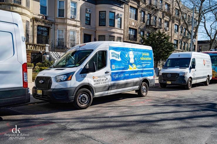 Gallery: Mivtzah Tank Parade Shakes Up New York City - Chabadinfo.com