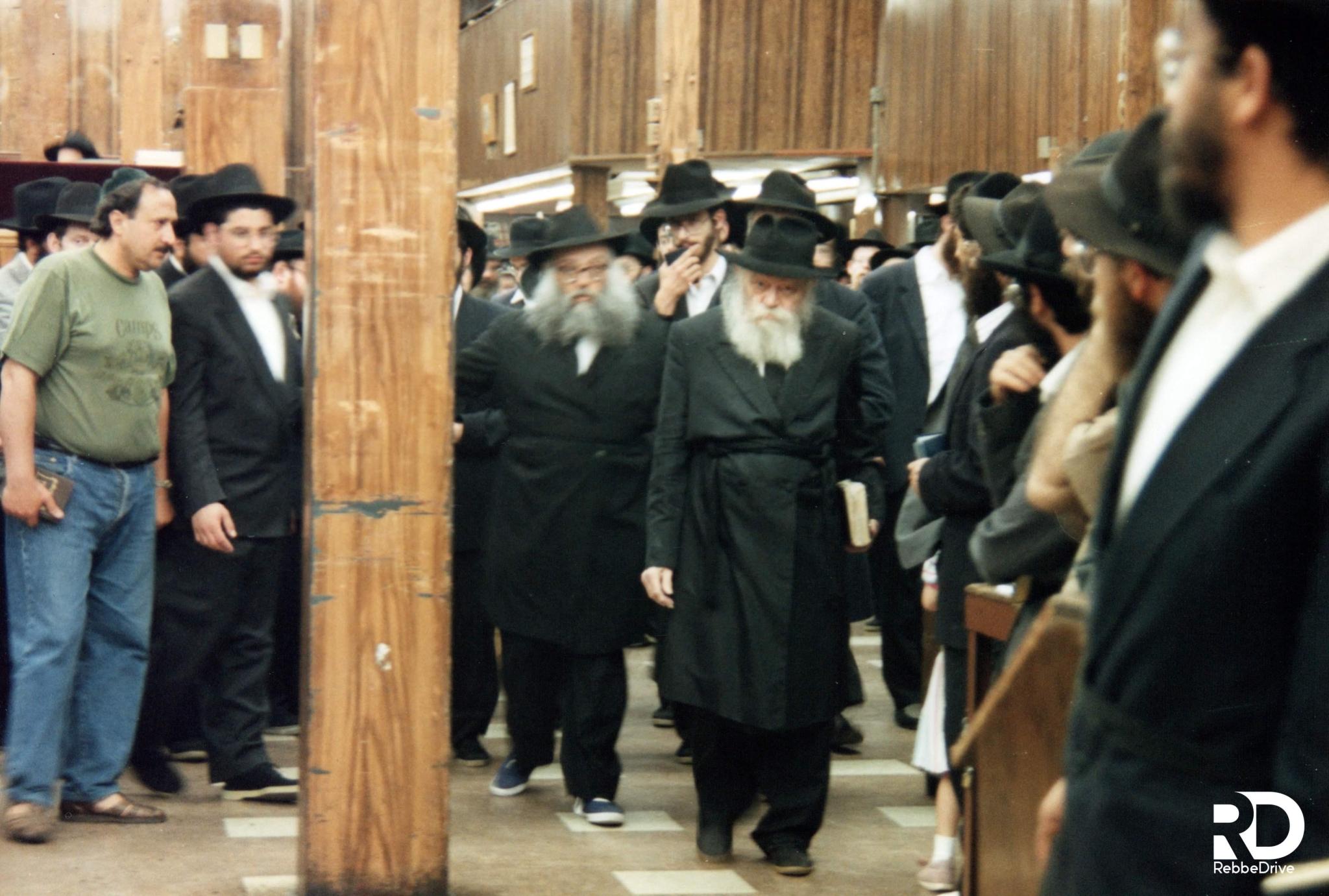 The Rebbe, Moshiach, and the Era We’re Living In - Chabadinfo.com